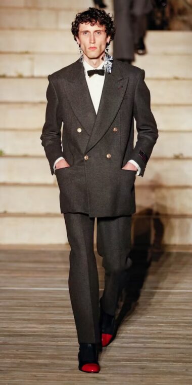 Suit brands with tailor-made suits for the modern man