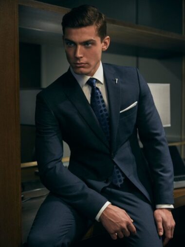 Suit brands with tailor-made suits for the modern man